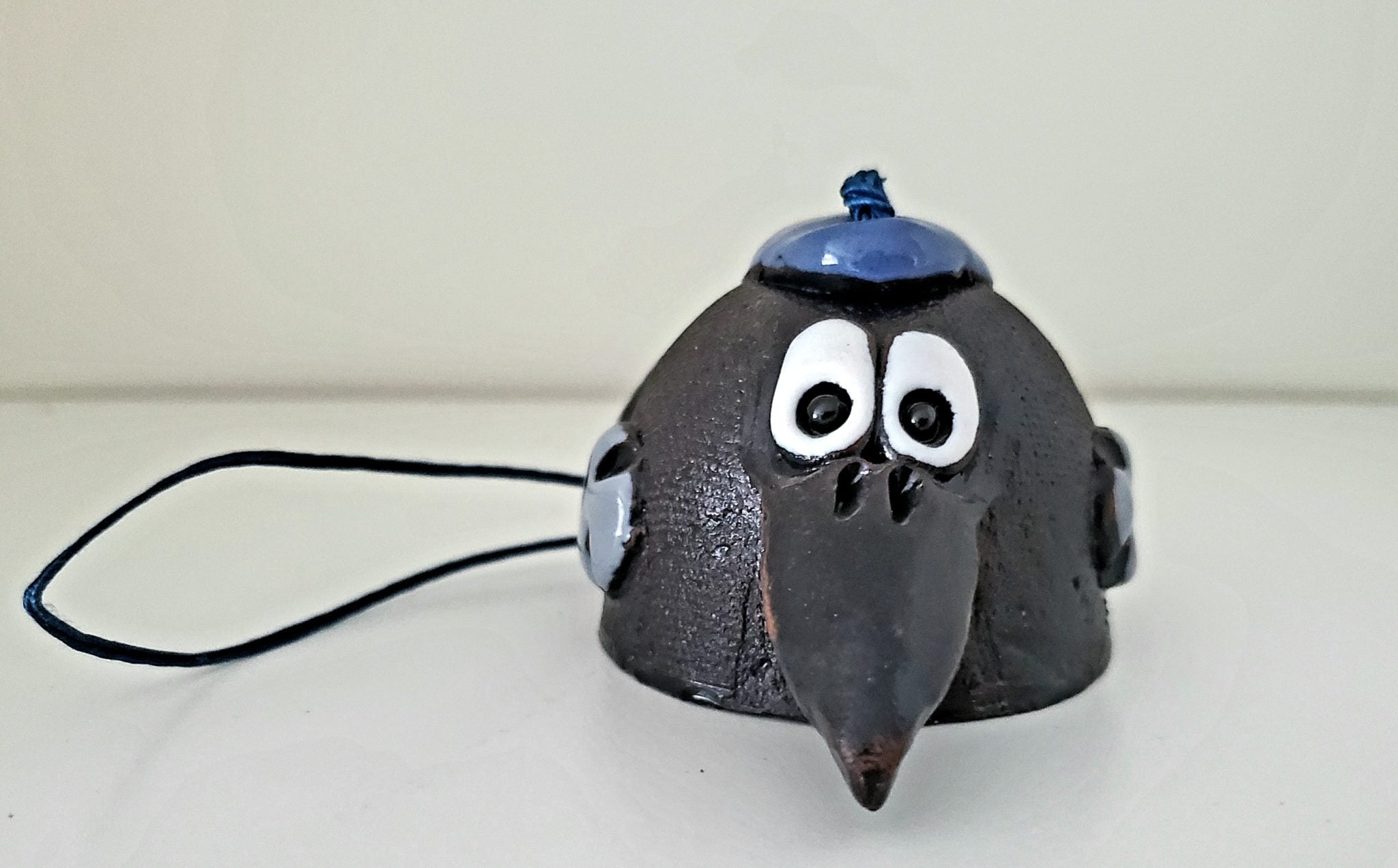 Ceramic Bell - Magpie – Balzekas Museum Gift Shop